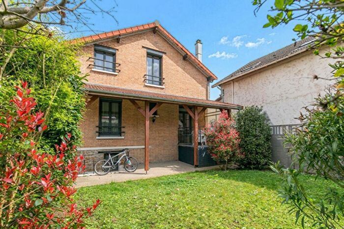 Maison à vendre - Ormesson-sur-Marne - 6 pièces - 4 chambres