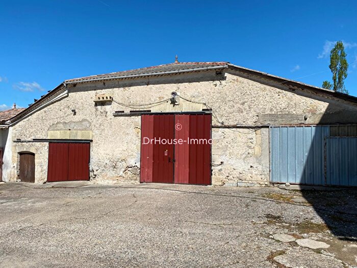 Saint-Vivien-de-Monségur : Maison 4 pièces à vendre