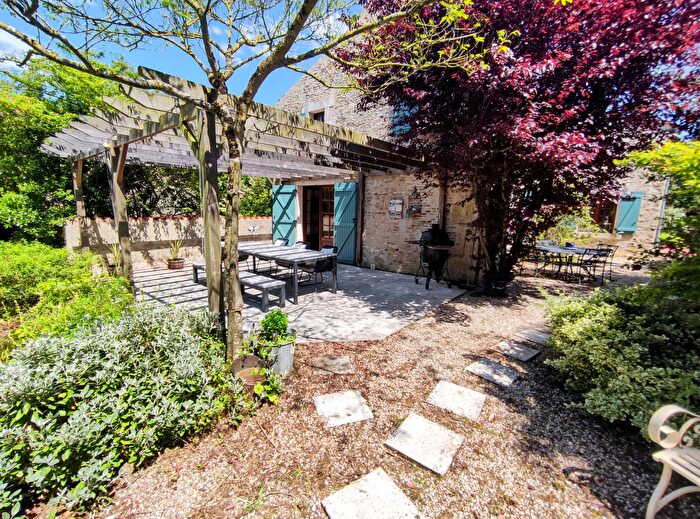 Maison à vendre - Bazoges-en-Pareds - 6 pièces - 4 chambres