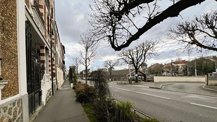 Montreuil, Centre-ville : Maison 6 pièces à vendre