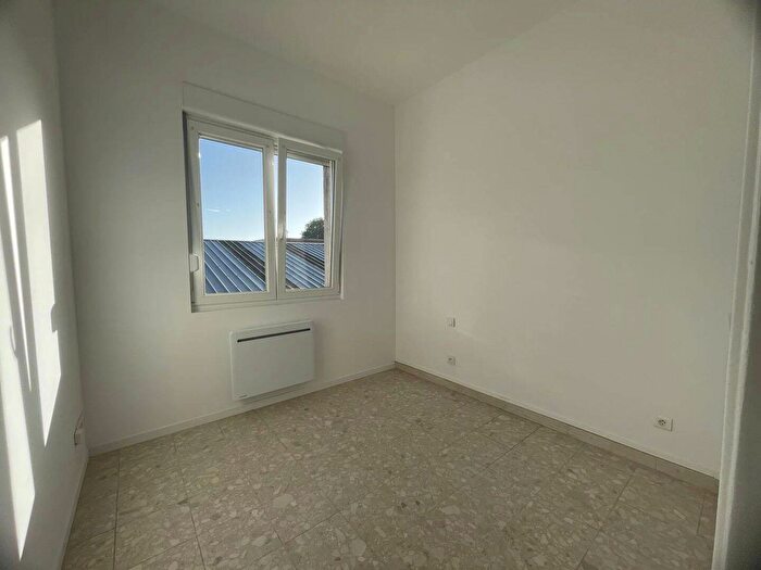 Appartement 1 pièce à Centre Ville, Saint-Quentin, à louer