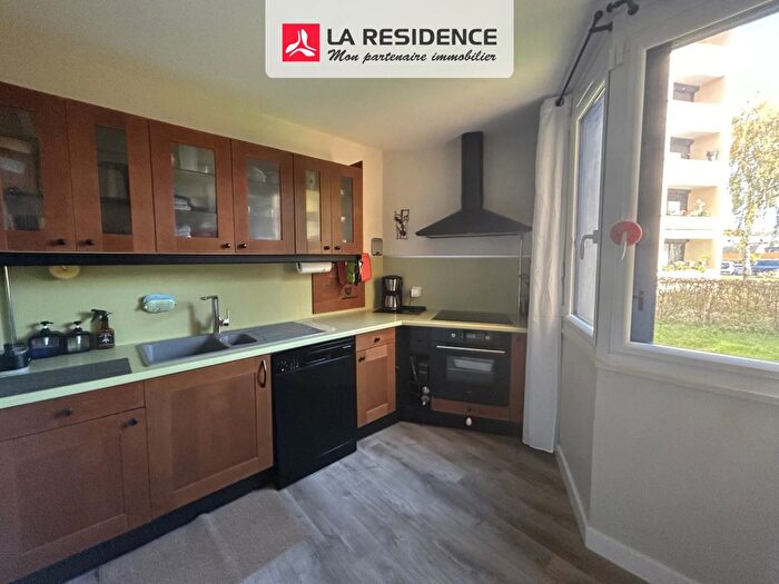 Appartement à louer - Montigny-le-Bretonneux - 3 pièces - 2 chambres