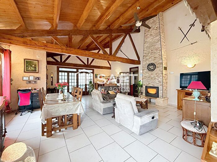 Maison 5 pièces à Puy-de-Serre, à vendre