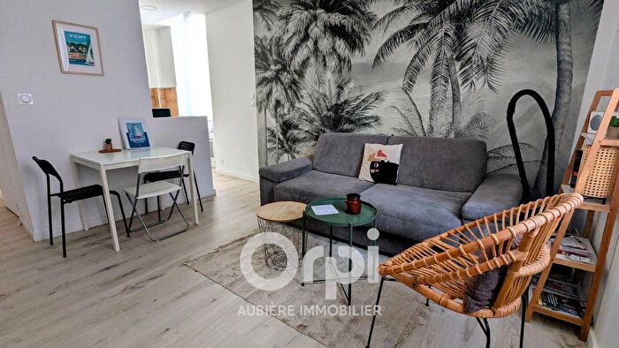 Appartement 2 pièces à Les Bains-République, Vichy, à louer