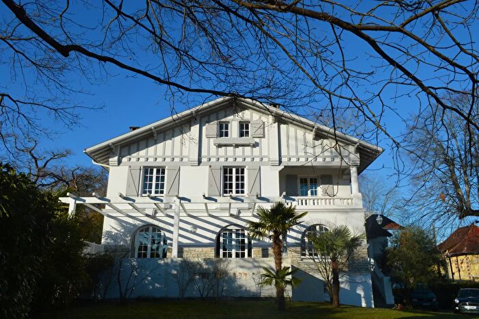 Maison à vendre - Salies-de-Béarn - 11 pièces - 5 chambres