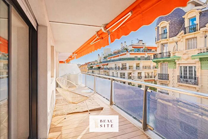 Appartement à vendre - Nice, Carré dor - 2 pièces - 1 chambre