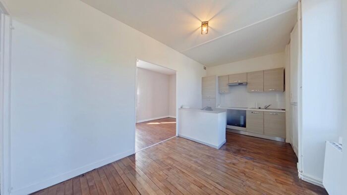 Montamisé : Maison 3 pièces à louer