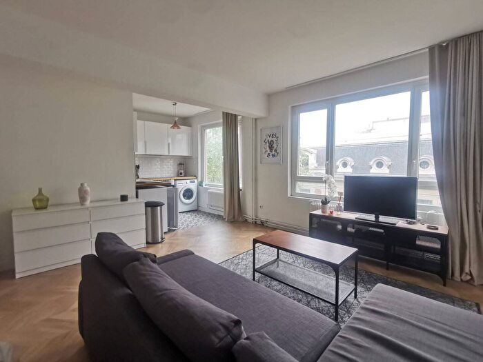 Entrée de Ville, Clichy : Appartement 1 pièce à louer