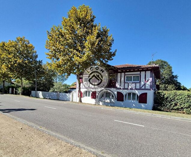 Maison 7 pièces à Meilhan, à vendre
