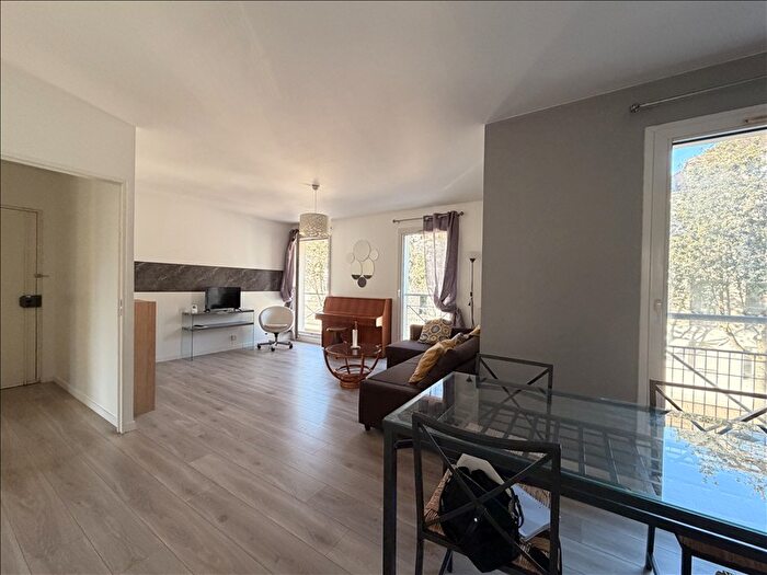 Appartement 4 pièces à louer - Bussy-Saint-Georges, Violennes, Village