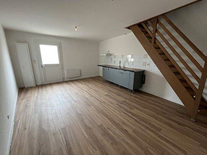 Saint-Médard-de-Guizières : Appartement 3 pièces à louer
