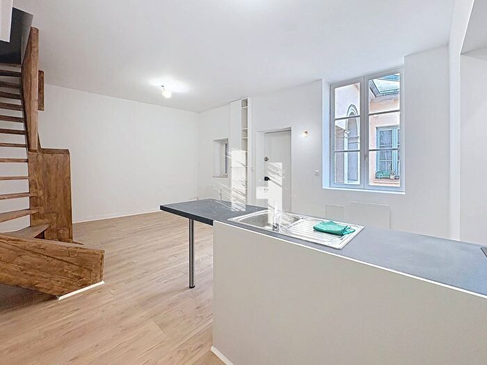 Appartement à louer - Lyon ème arrondissement - 3 pièces - 2 chambres