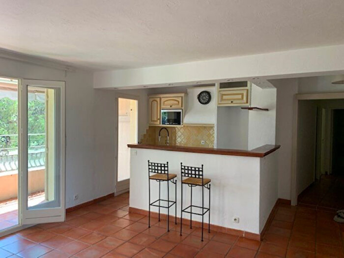 Appartement à louer - Mougins, Le Haut, Bréguières - 3 pièces - 2 chambres