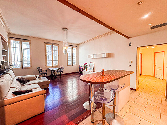 Appartement à vendre - Avignon, Palais des Papes, Zone Piétonne - 3 pièces - 2 chambres