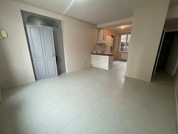 Appartement à louer - Entre Rte de Poitiers et Rte de Chinon, Loudun - 1 pièce