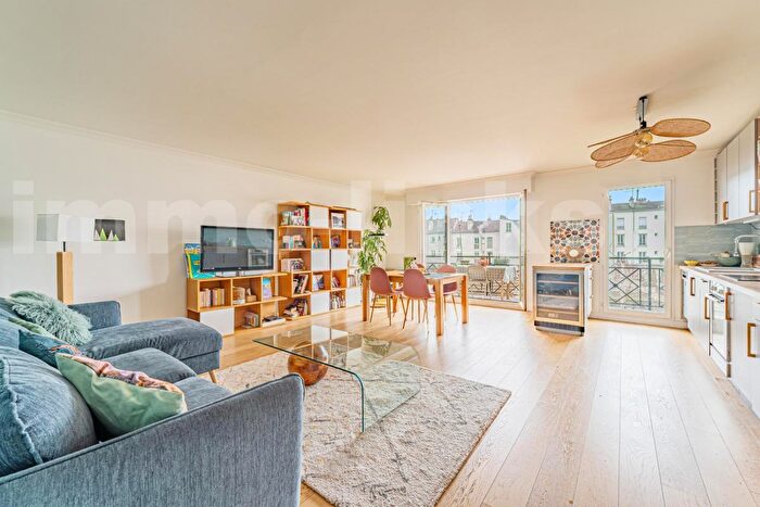 Appartement à vendre - Saint-Maurice, Gravelle, Hôpital - 4 pièces - 3 chambres