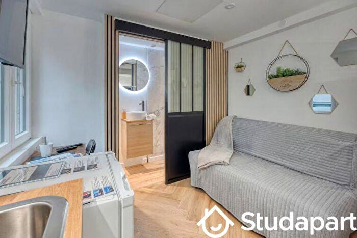 Centre-ville, Victor Hugo, Grenoble : Appartement 1 pièce à louer