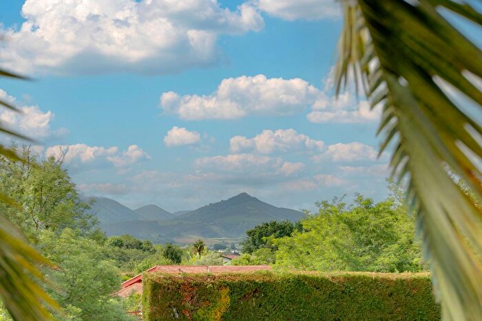 Maison à vendre - Ustaritz - 4 pièces - 3 chambres