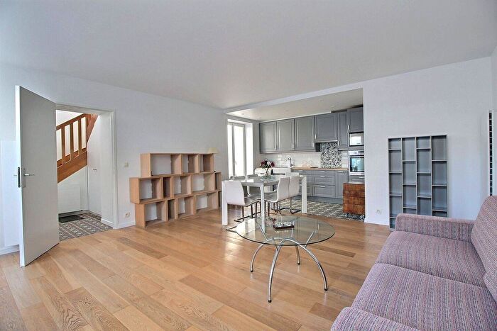 Maison à louer - Petit Garches - 4 pièces - 3 chambres