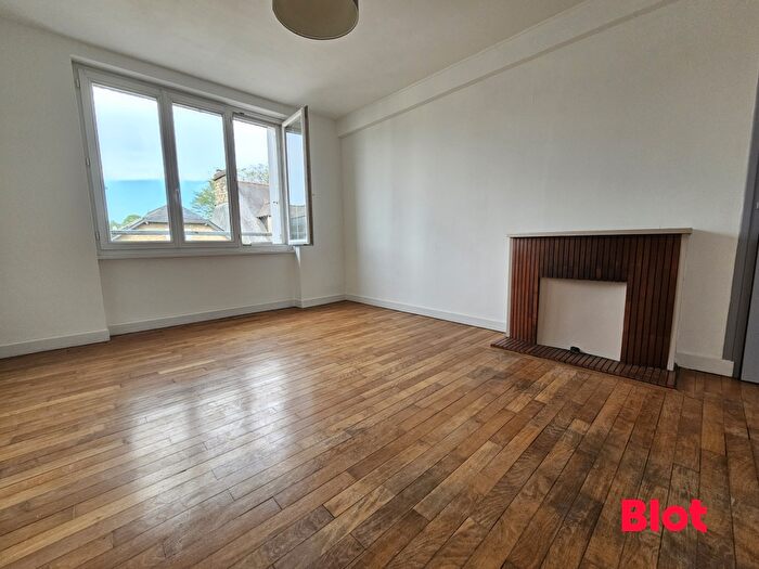 Fougères, Paron, Orières, Ecartelée, Bonabry : Appartement 4 pièces à vendre