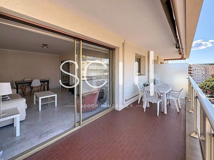 Appartement à vendre - Antibes, Juan-les-Pins, Le Cap - 3 pièces - 2 chambres