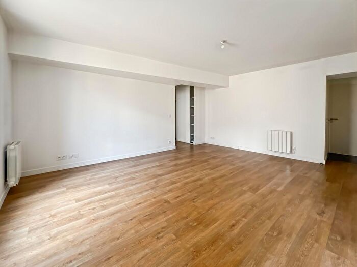 Appartement à vendre - Saint-Denis, Péri, Langevin, Stalingrad, Politzer - 3 pièces - 2 chambres