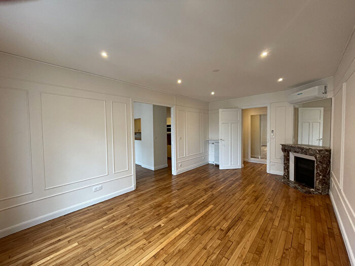 Appartement à louer - Reims, Centre-ville - 5 pièces - 5 chambres