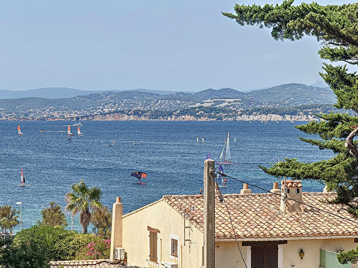 Appartement à vendre - Six-Fours-les-Plages, Font de Fillol, Rayolet, Le Brusc - 3 pièces - 2 chambres