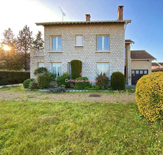 Maison 6 pièces à Saint-Pierre-lès-Nemours, à vendre