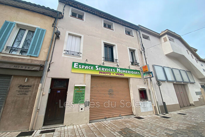 Appartement à louer - Brignoles, Centre-ville, Vieille ville - 3 pièces - 2 chambres