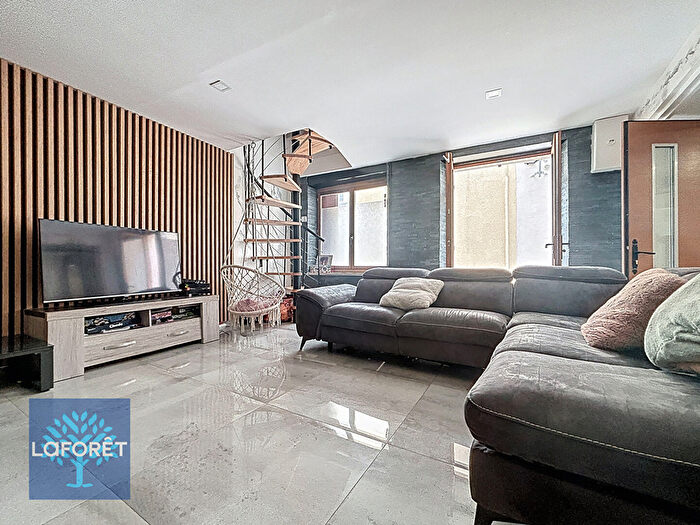 Maison à vendre - Chennevières-sur-Marne, Centre-ville - 6 pièces - 4 chambres