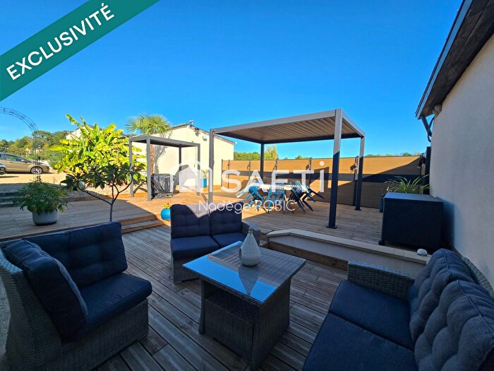 Maison 9 pièces à Marcé, à vendre