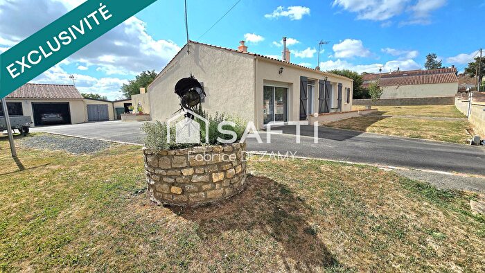 Saint-Jean-de-Beugné - Maison 5 pièces à vendre