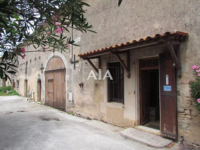 Maison à vendre - Courcôme - 8 pièces - 1 chambre