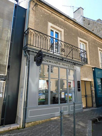 Bayeux, Centre-ville, Saint-Jean : Appartement 3 pièces à louer