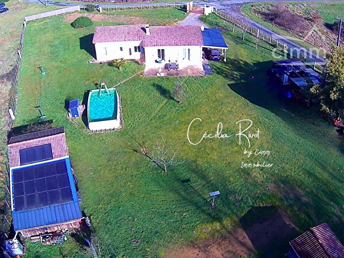 Maison à vendre - Chepniers - 5 pièces - 4 chambres