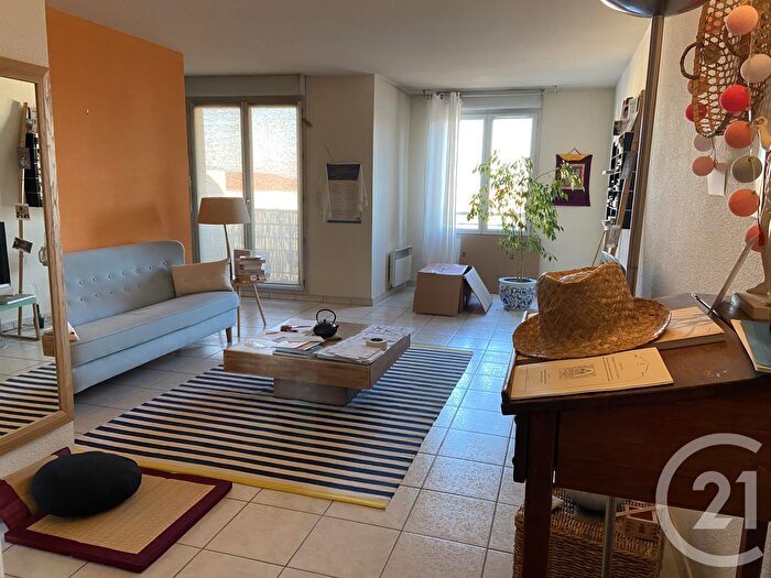 Appartement à louer - Villefranche-sur-Saône, Centre-ville - 2 pièces - 1 chambre