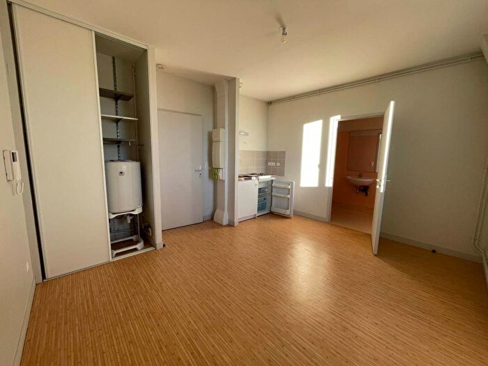 Appartement à louer - Nord, La Souterraine - 1 pièce