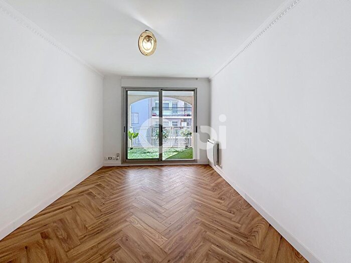 Appartement à vendre - Antibes, Juan-les-Pins, Le Cap - 2 pièces - 1 chambre