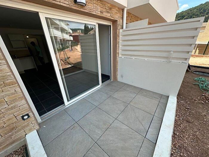 Appartement à louer - Solliès-Pont - 2 pièces - 1 chambre