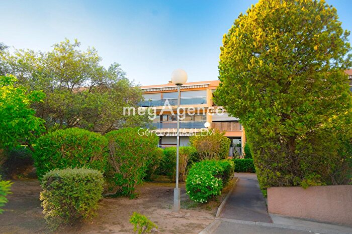 Appartement à vendre - Saint-Raphaël, Centre-ville - 3 pièces - 2 chambres