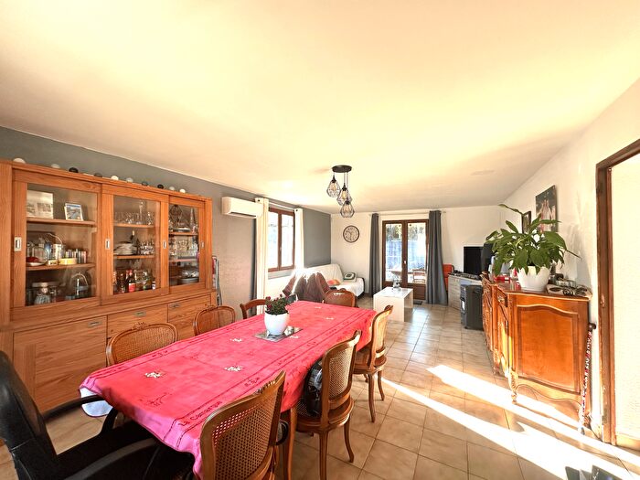 Maison à vendre - Milhaud - 4 pièces - 3 chambres