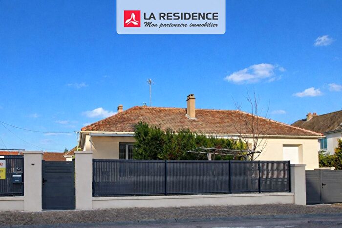 Maison à vendre - Saint-Étienne-du-Rouvray - 5 pièces - 3 chambres