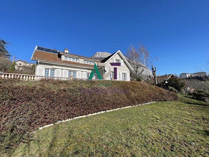Maison 9 pièces à vendre à Corenc