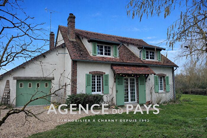 Maison à vendre - Saint-Martin-sur-Ouanne - 6 pièces - 4 chambres