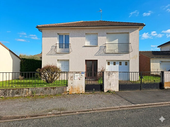 Maison à vendre - Châtellerault, Est - 5 pièces - 4 chambres