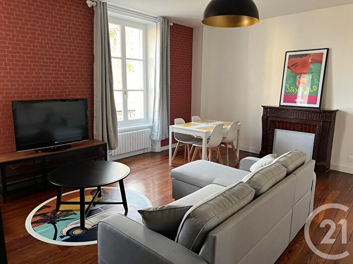 Fougères, Paron, Orières, Ecartelée, Bonabry : Appartement 2 pièces à louer