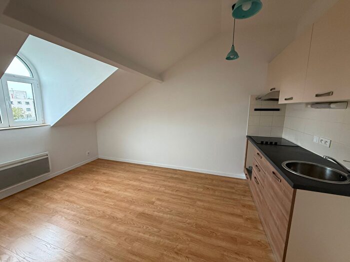 Appartement à louer - Villemomble, Eglise - 2 pièces - 1 chambre