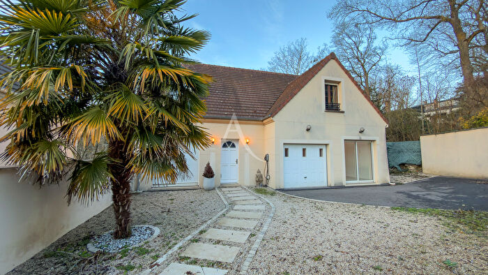 Maison à louer - Boussy-Saint-Antoine - 7 pièces - 5 chambres