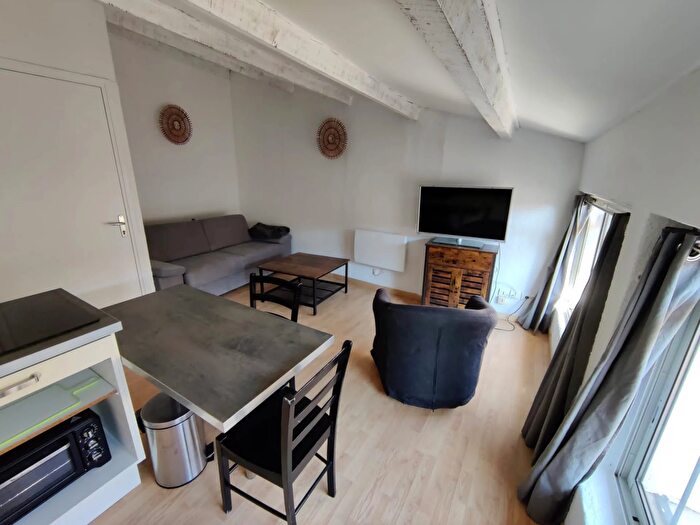 Appartement 1 pièce à Rians, à louer